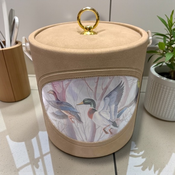 Dining | Vtg 6s Padded Tan Faux Suedelucite Norman Wamer Mallard Ducks ...